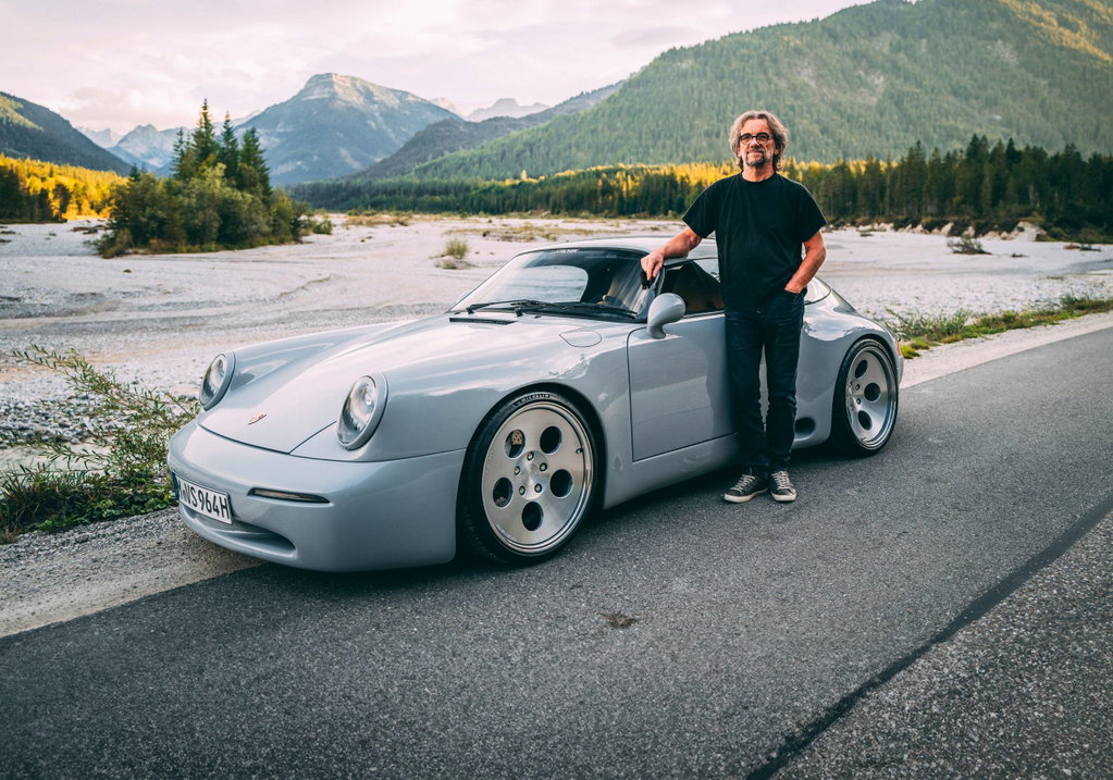 Strosek MEGA 30 Speedster präsentiert - elferspot.com - Magazine